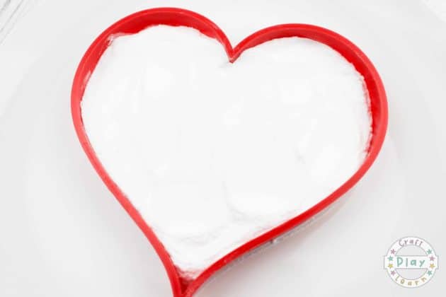 Valentine’s Day Experiment: Heart Baking Soda Experiment