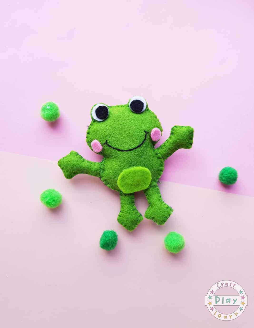 DIY Plushies: Easy Sew Frog Plushie - Craft Play Learn