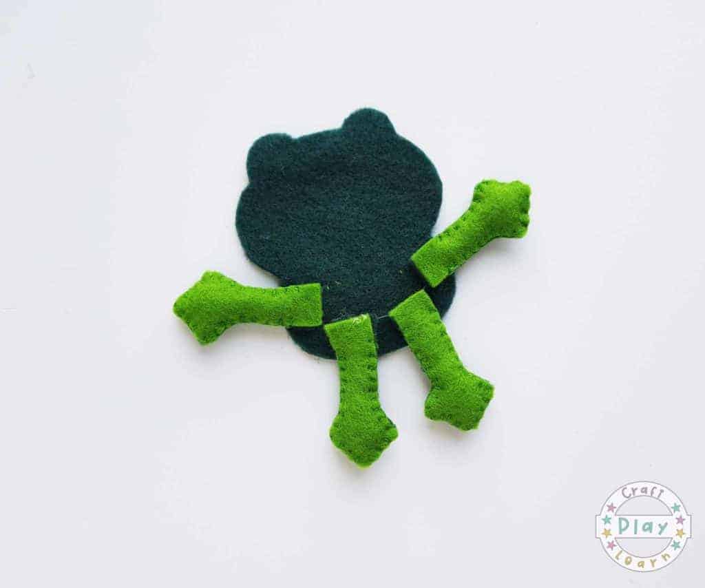 DIY Plushies: Easy Sew Frog Plushie - Craft Play Learn