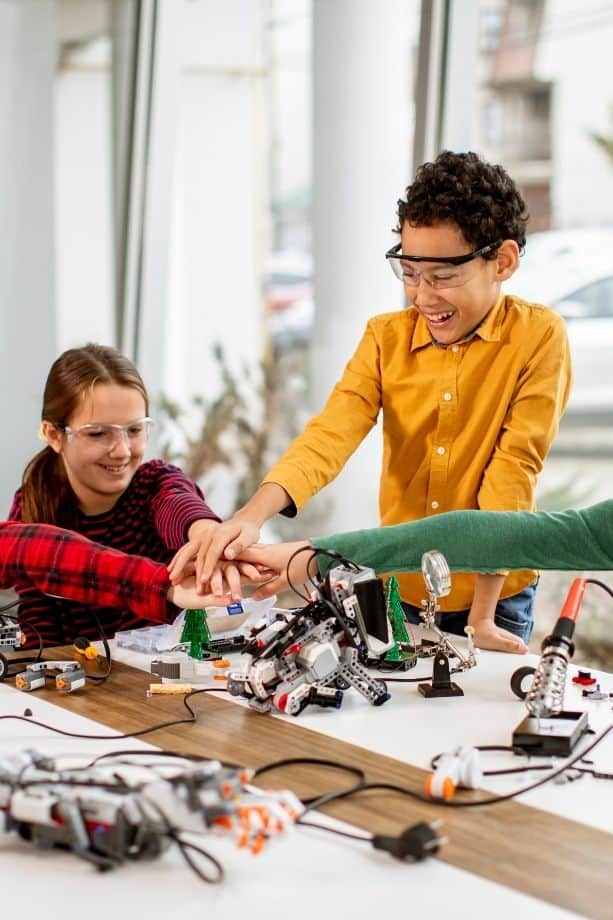 Educational Projects for Introducing Kids To STEM