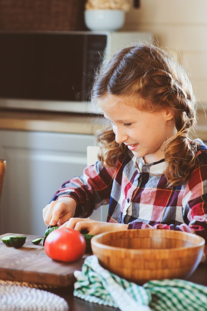 how-old-should-a-child-be-before-using-dangerous-tools-craft-play-learn