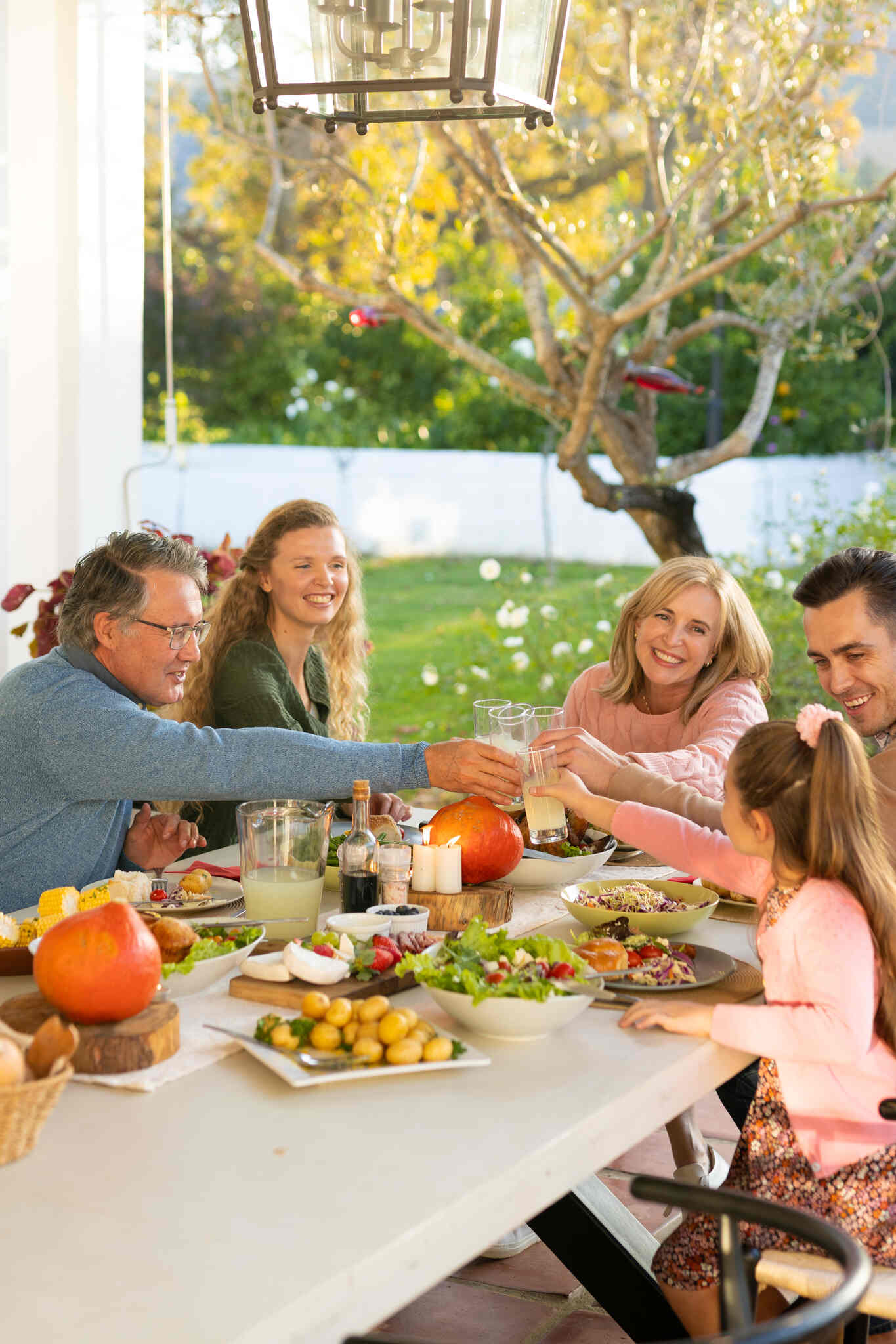 4 Fun Conversation Starters for Family Dinner Time